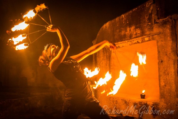 Fire-Spinning - Richard McGibbon Photography